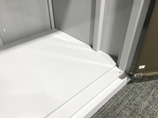 物置 アイビーストッカー BJX 前面棚タイプ BJX-137E 鍵作成不可[イナバ][中古]|物置-書庫・収納 オフィス家具（中古）通販ならHappy（ハッピー）