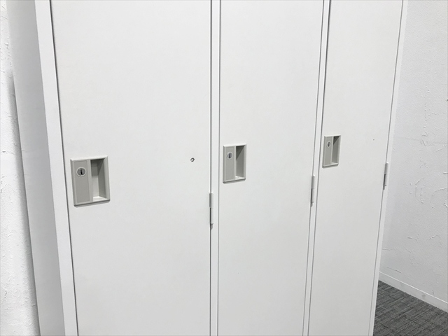 3人用ロッカー TLK型 TLK-S3[豊国工業][中古]|ロッカー-ロッカーオフィス家具（中古）通販ならHappy（ハッピー）